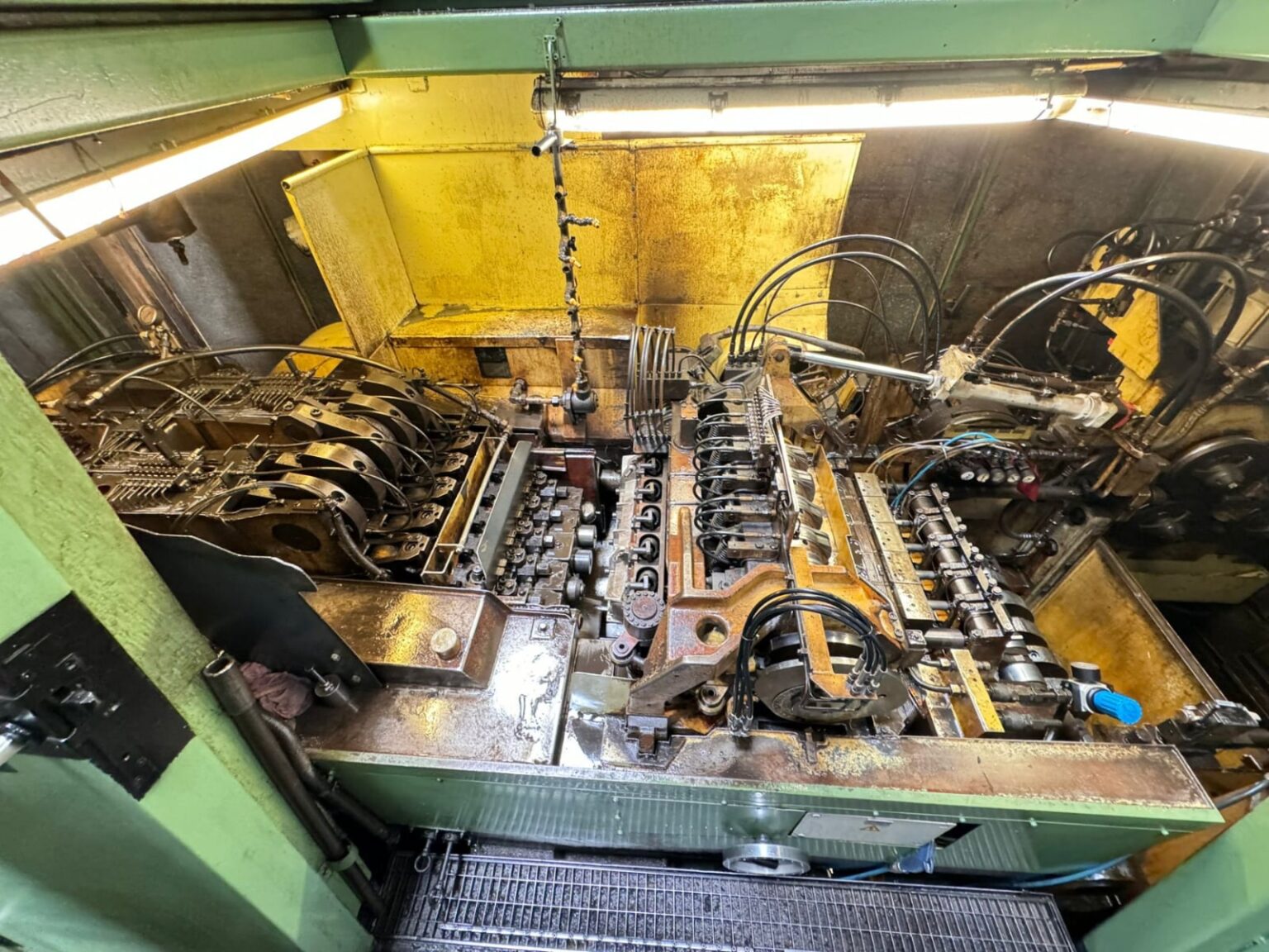 Cold Heading: A Comprehensive Guide - HSH Steinfels